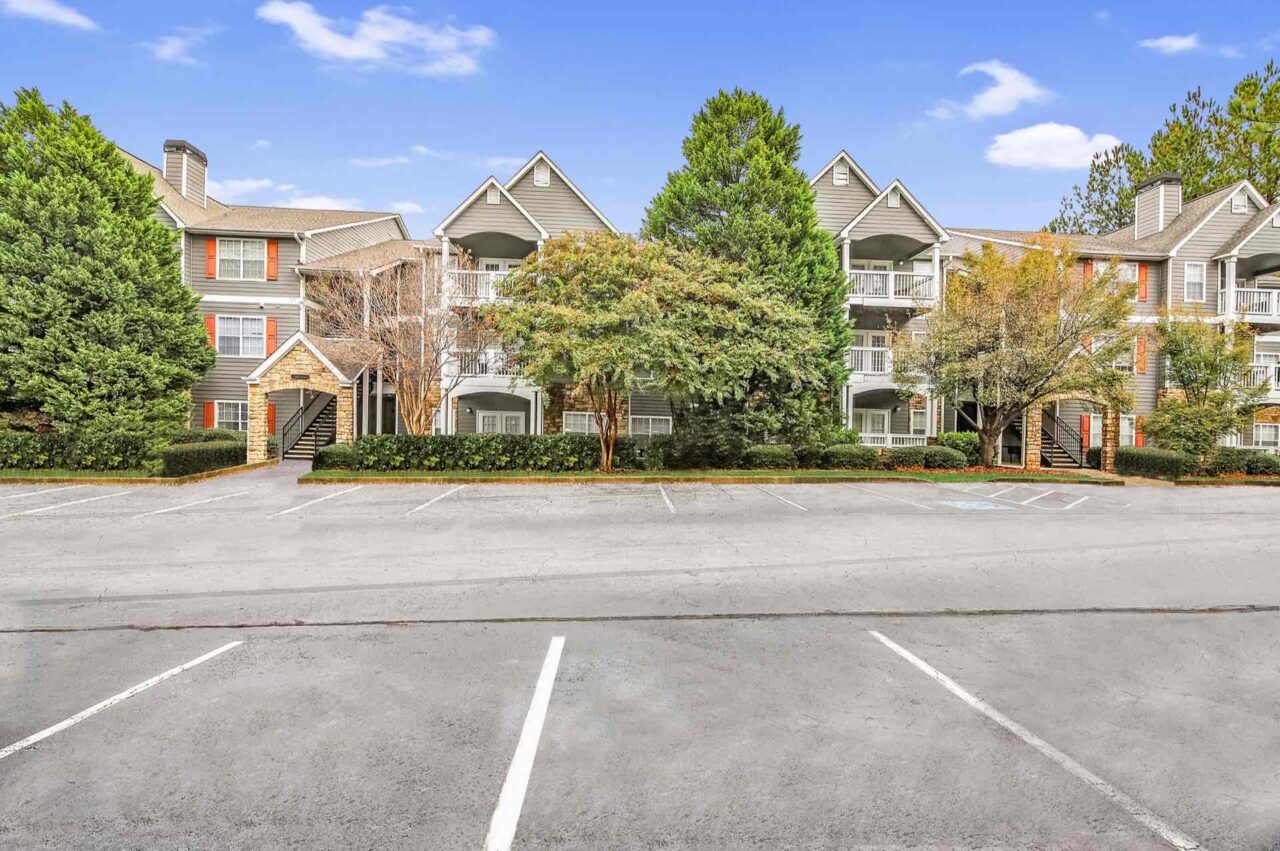 Norcross Apartments | Photo Gallery | Halston Paces Crossing